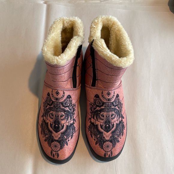 Yes We Vibe | Shoes | Yes We Vibe Wolf Fuzzy Ankle Zippered Warm Boots ...